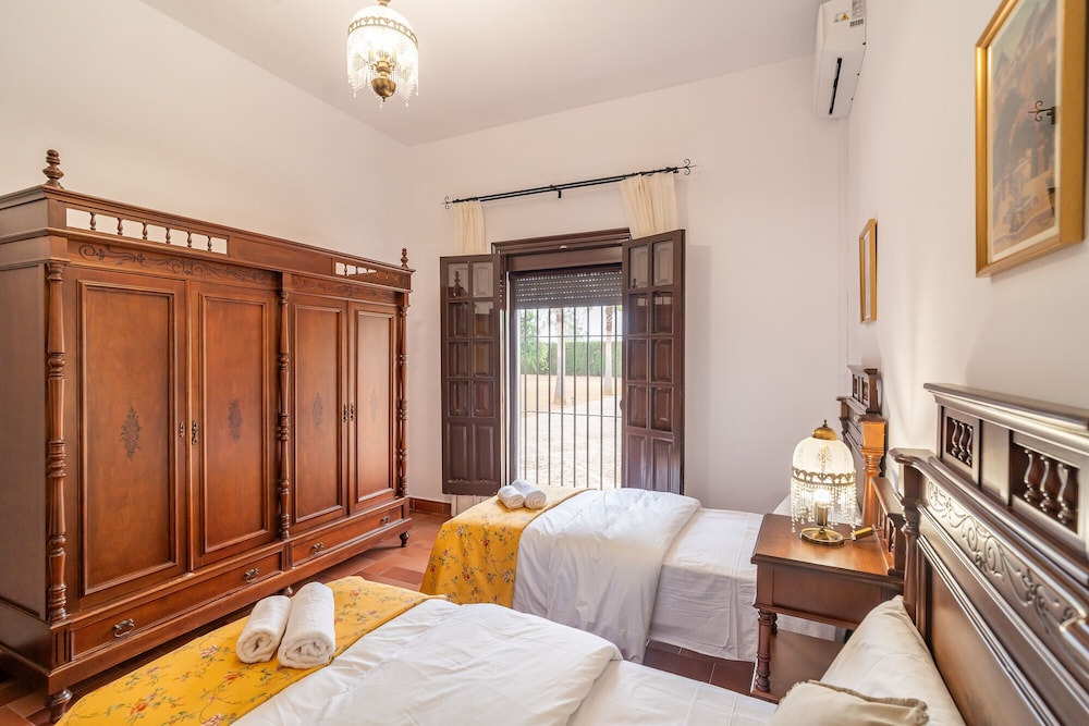 Casa De Vacaciones 'Casa Rural Azahares De Marchena' Con Piscina Privada, Wi-fi Y Aire Acondicionado - Marchena