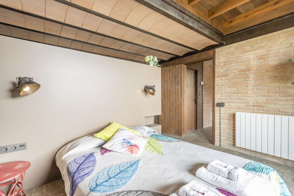 Landhuis 'El Cobert De Lera' Met Uitzicht Op De Bergen, Privézwembad En Wifi - Oliana