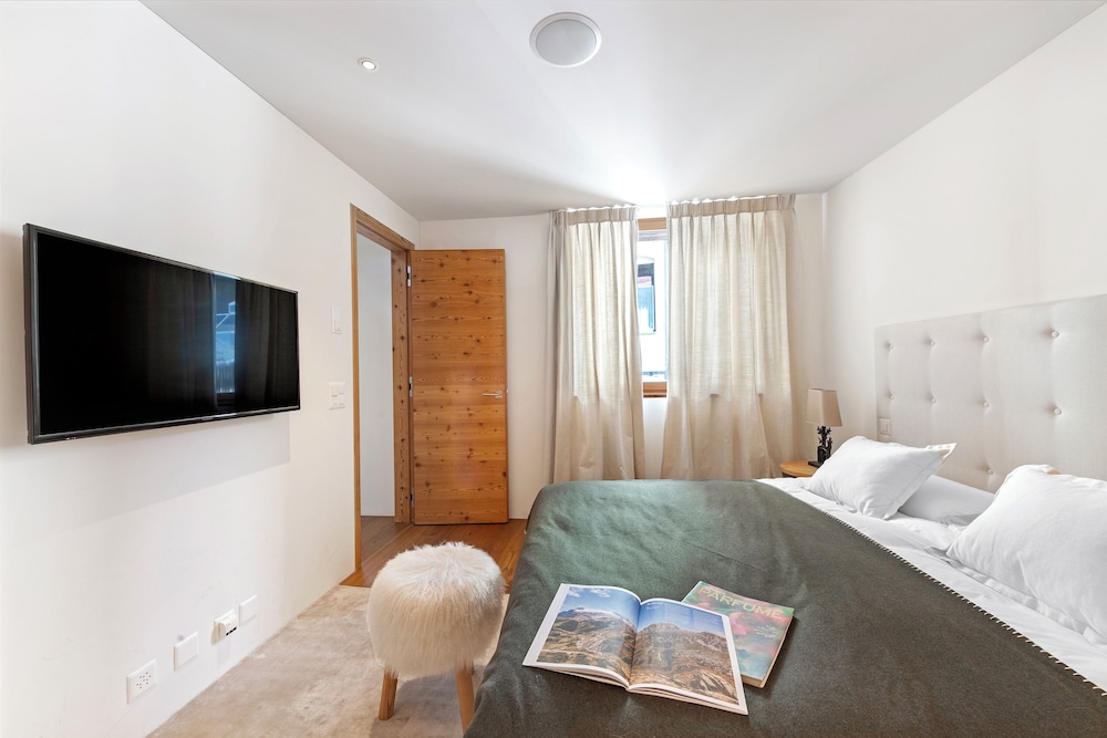 Maison Montagne, Samedan, Switzerland - Saint Moritz