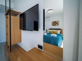 Roupa hipoalergénica, cofre no quarto, cortinas/cortinados opacos 