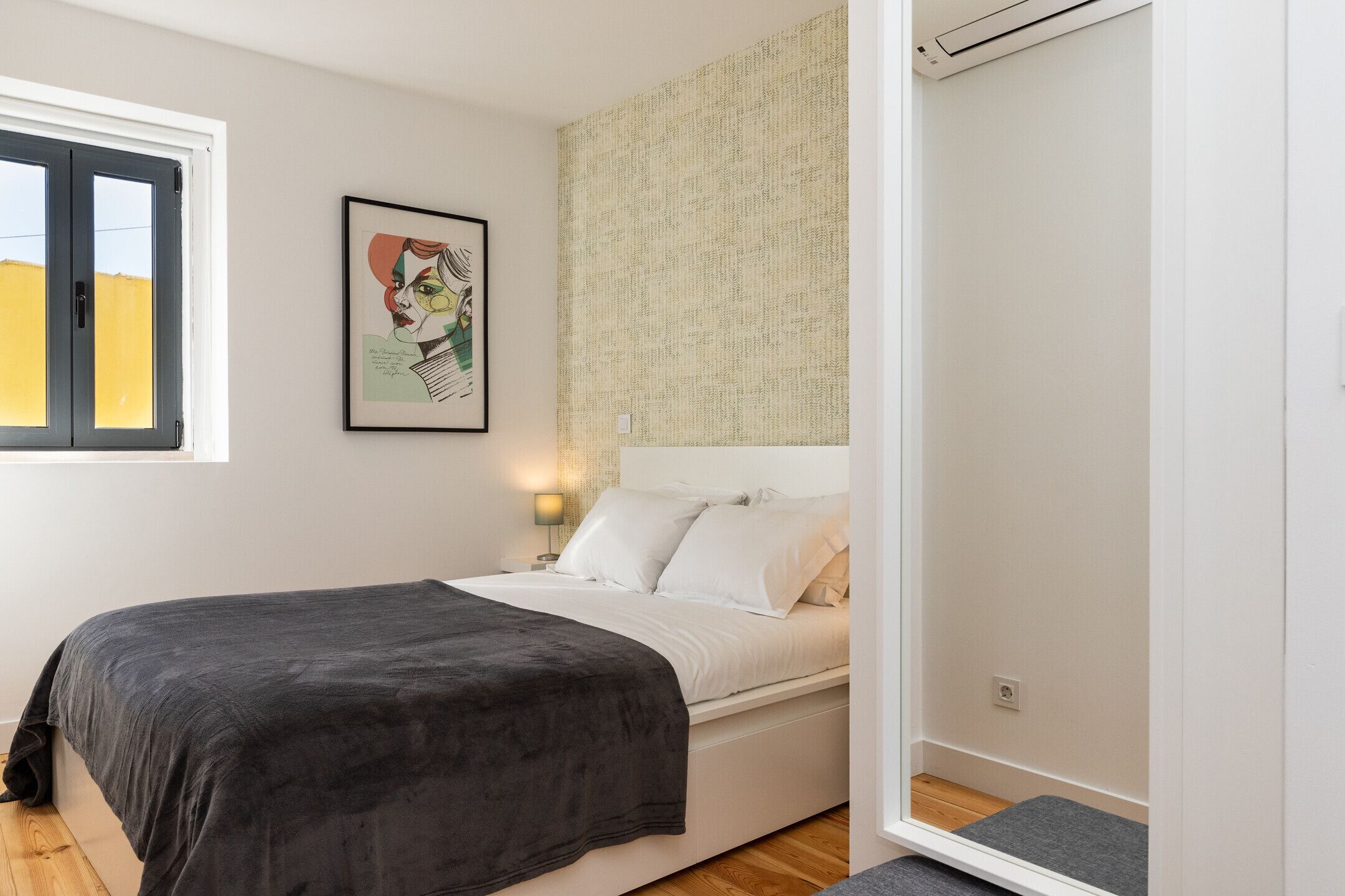 1 quarto, roupa de cama fornecida 