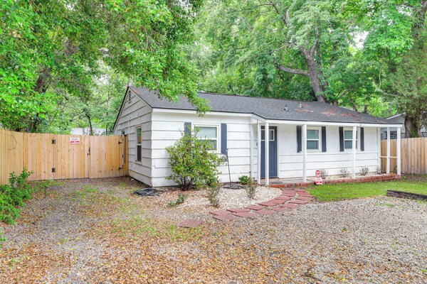 Serene Charleston Home Near Airport: Pets Welcome! - Goose Creek, SC