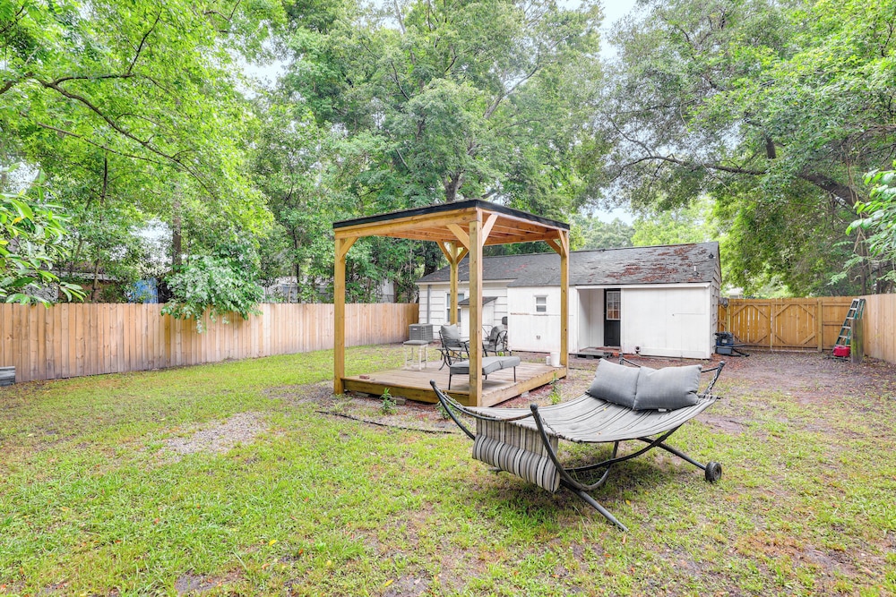 Serene Charleston Home Near Airport: Pets Welcome! - Charleston, SC
