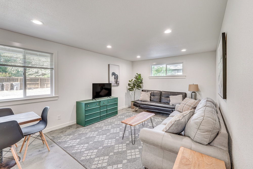 Welcoming Grants Pass Retreat - Walk To Park! - Oregon