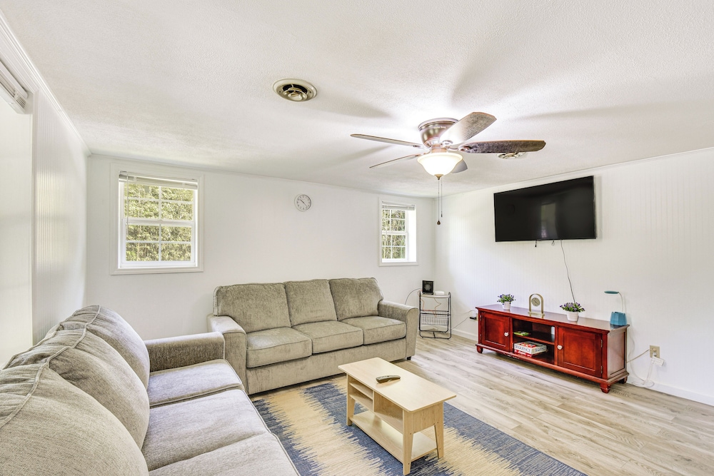 Seneca Vacation Rental W/ Grill Near Lake Hartwell - Walhalla, SC