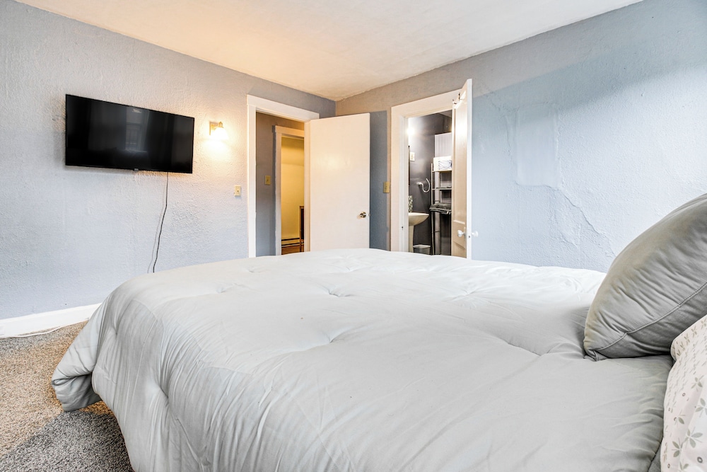 Pet-friendly Cincinnati Apt: 5 Mi To Downtown! - Cincinnati, OH