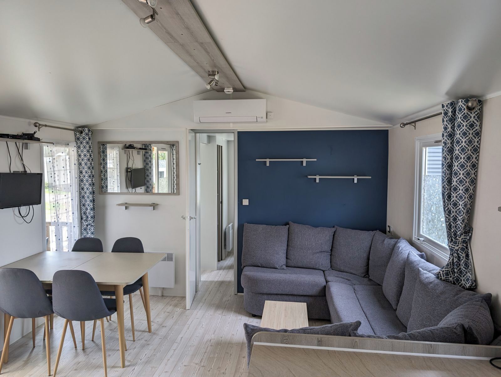 Mobil-home 6/8 Personnes Sur Le Camping Les Dunes De Contis à St Julien En Born - Bias