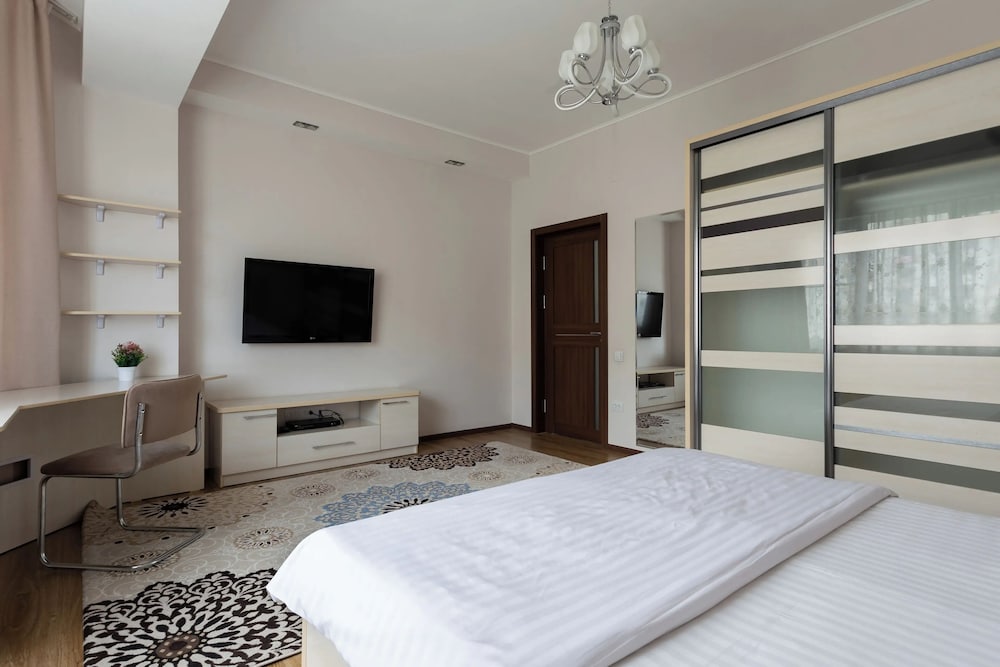 Cozy Apartment In The City Center: Guarded Yard, Kids Area. Near By Oloy Bazaar. - Tashkent