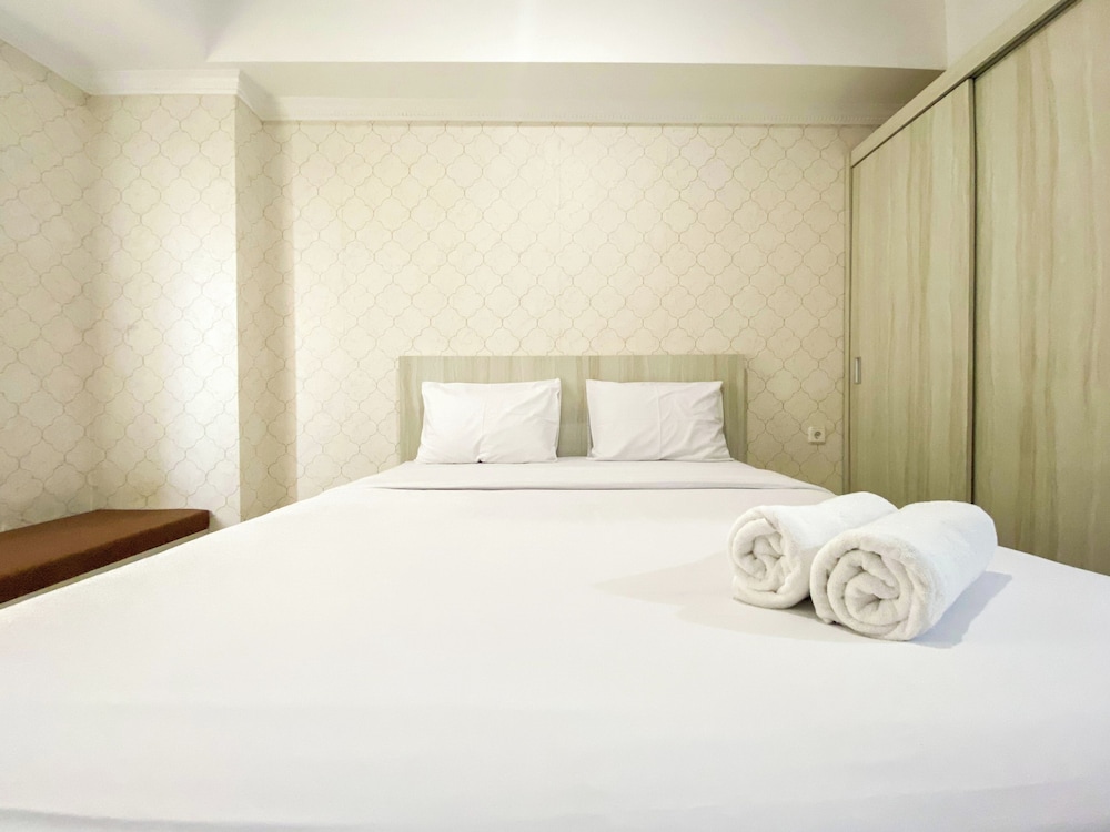 Cozy And Minimalist Studio Paltrow City Apartment - Semarang
