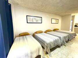 Quarto Quádruplo | Secretária, secretária adequada para computadores portáteis 