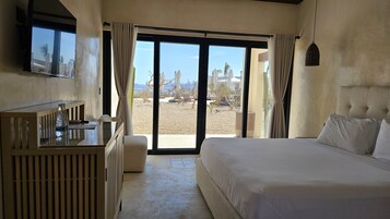 Estúdio Deluxe, 1 cama king-size, vista para o mar, junto à piscina | Roupa de alta qualidade, edredões de penas, camas de colchão pillowtop 