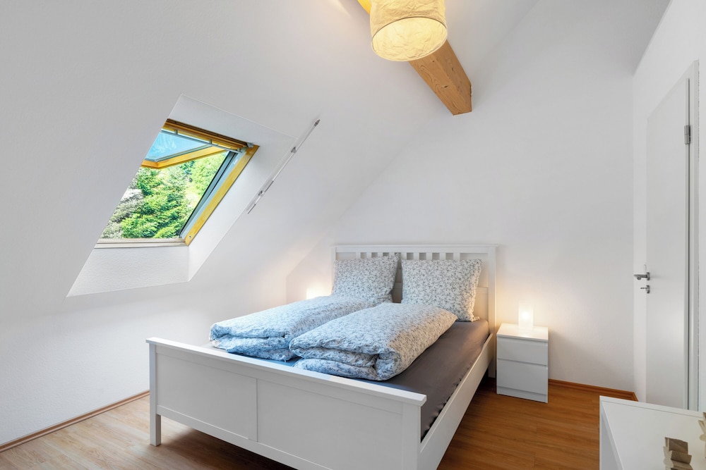 Apartment 'Ferienwohnung Am Hirschfelsen' With Private Terrace And Wi-fi - Baden-Baden