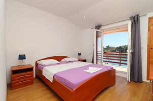 Apartamento (Two Bedroom Apartment with Terrace an) | 8 quartos, Wi-fi grátis 