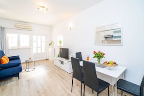 Apartamento (Apartments Blažević - One Bedroom A) | Sala de jantar