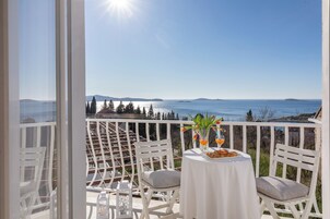 Apartamento (Apartments Blažević - Two Bedroom A) | Varanda