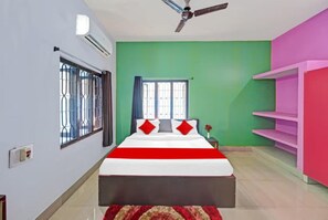 Quarto casal standard, vista para a cidade | Quartos à prova de som, Wi-Fi de cortesia, roupa de cama