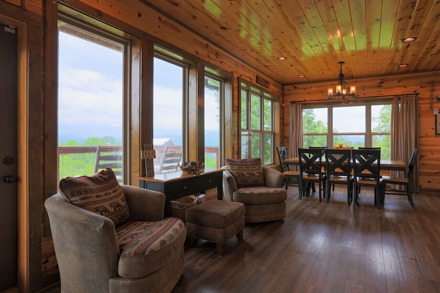 Private Getaway W/ Theater & Views Near Dollywood! - Pigeon Forge, TN