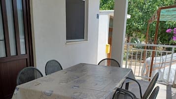 Apartamento (Two bedroom apartment with Terrace) | Terraço/pátio interior