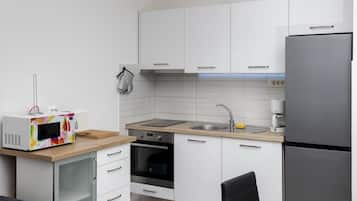 Apartamento (Two Bedroom Apartment with Balcony) | Cozinha privada | Geladeira