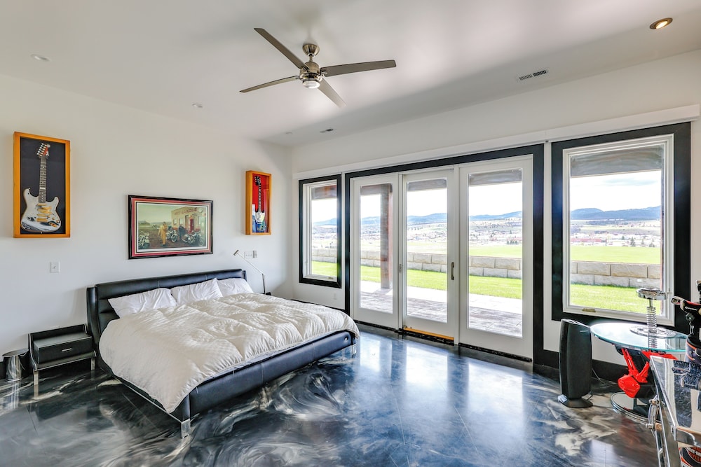 Motorcycle-themed Home In Spearfish W/ Hot Tub! - Spearfish, SD