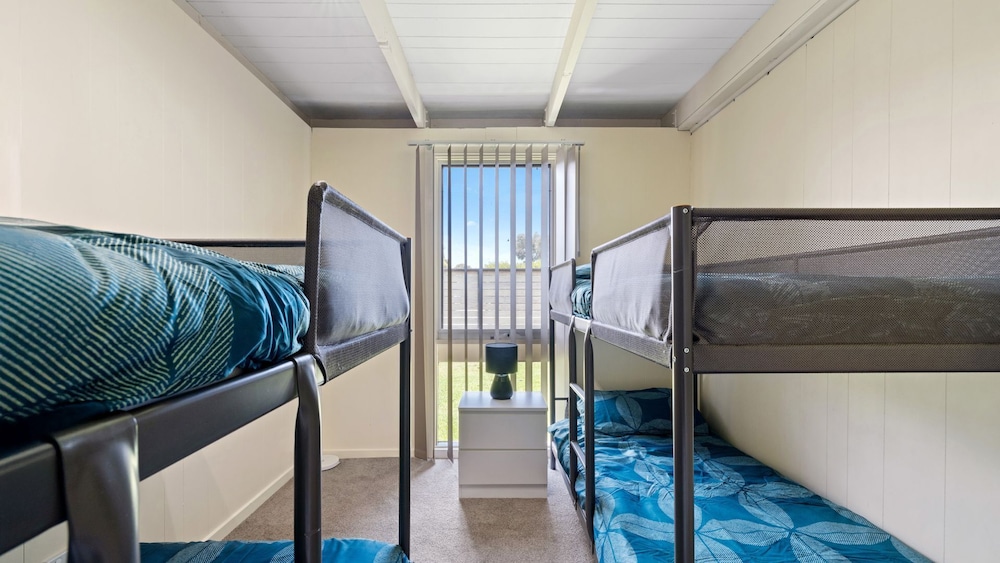The Sandyplace In Inverloch, A Four-bedroom Holiday Home Nestled In The Beautiful Coastal Town. - Inverloch
