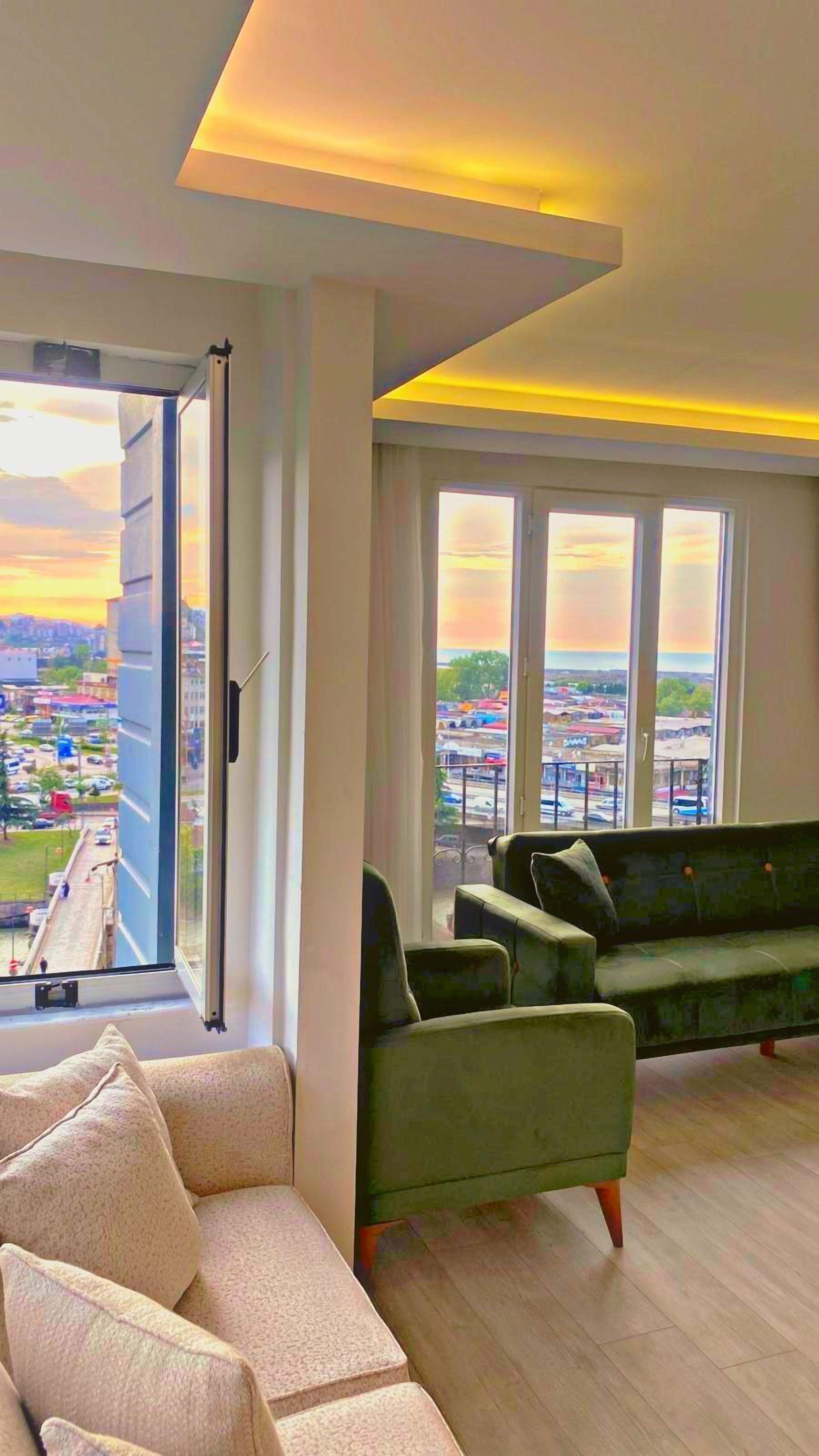 Secretária, secretária adequada para computadores portáteis 