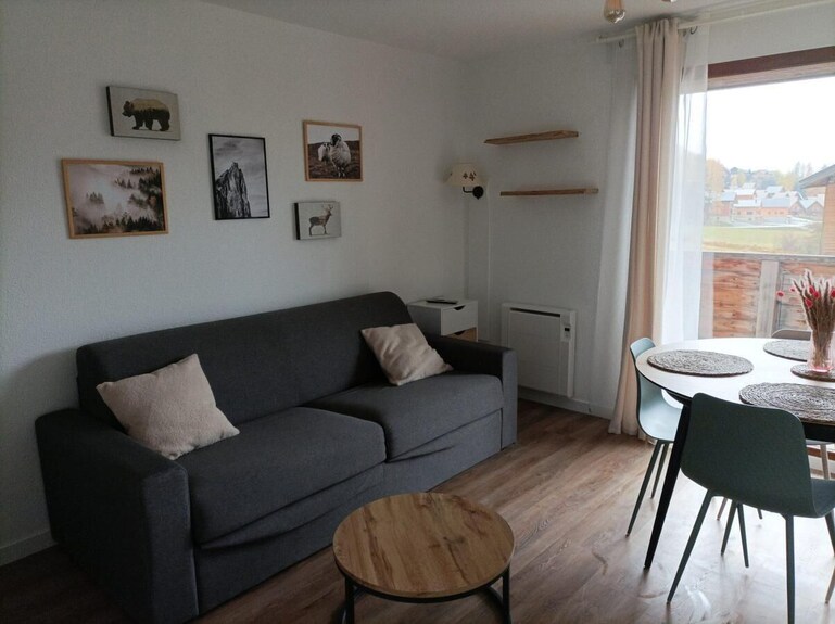 1st Floor, View Mountain, Swimming Pool, Parking, Tv, Ski Locker, 32m², La Joue Du Loup - La Joue du Loup