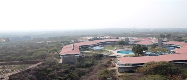 Hotel Raj Hans - Faridabad