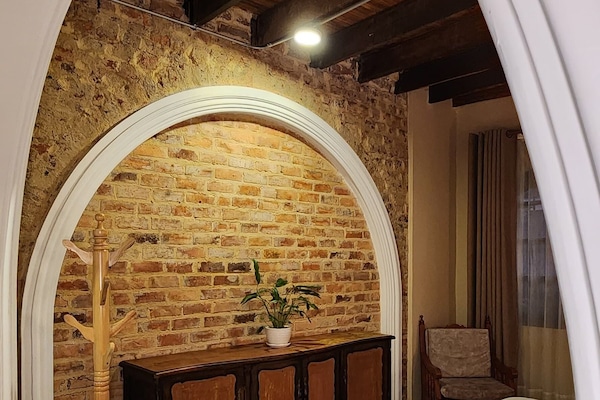 Quarto Twin Comfort | Casa de banho | Um secador de cabelo