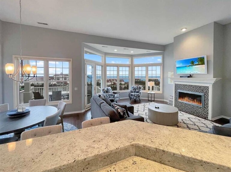 Bay Harbor Condo In Gated Community. Lake Michigan Views, Golfing & Shopping! - Petoskey, MI