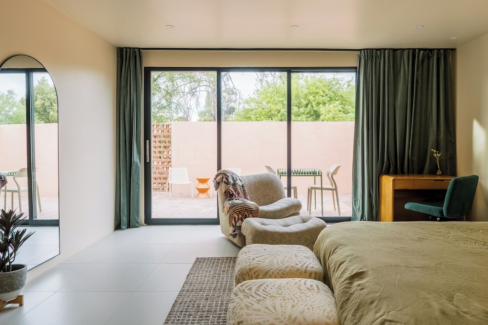 The Drachman - Heated Pool & Hot Tub, Spacious Retreat, UofA - Tucson ...