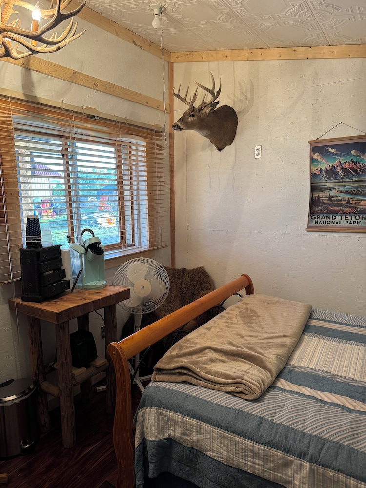 Cozy, rustic, country cabin with million dollar views of the Bridger ...