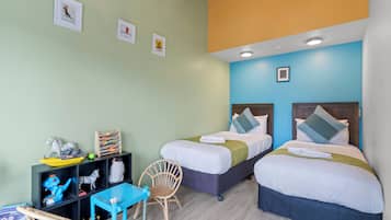 Quarto Quádruplo Comfort, vista para a montanha | Cofre no quarto, Wi-fi grátis, roupa de cama fornecida