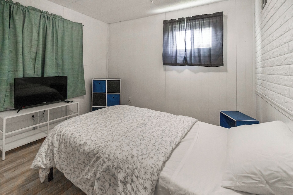 Welcome To Juniata! King Size Bed, Wifi, New - Allentown, PA
