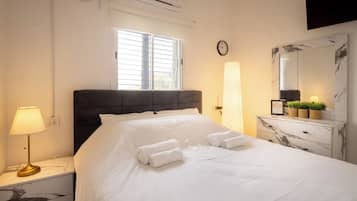 Apartamento, varanda | 1 quarto, ferro/tábua de engomar, Wi-fi grátis, roupa de cama fornecida