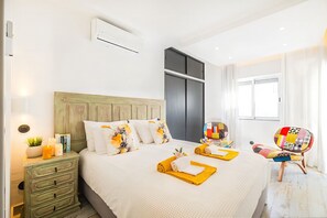 2 quartos, berços/camas para crianças 