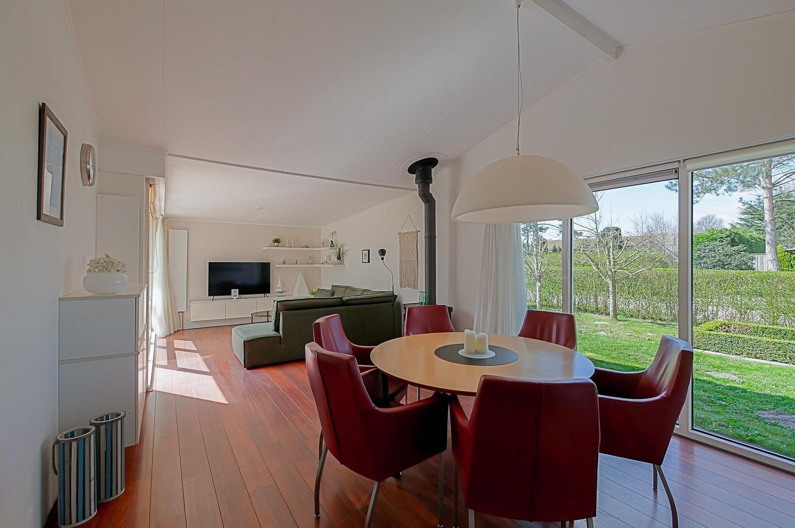 Villa Springtij: Spacious Holiday Home With A Large Private Garden Near The Beach In Julianadorp Aan Zee - Den Helder