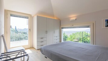 Casa (3 Bedrooms) | 3 quartos, ferros/tábuas de passar roupa, berços grátis