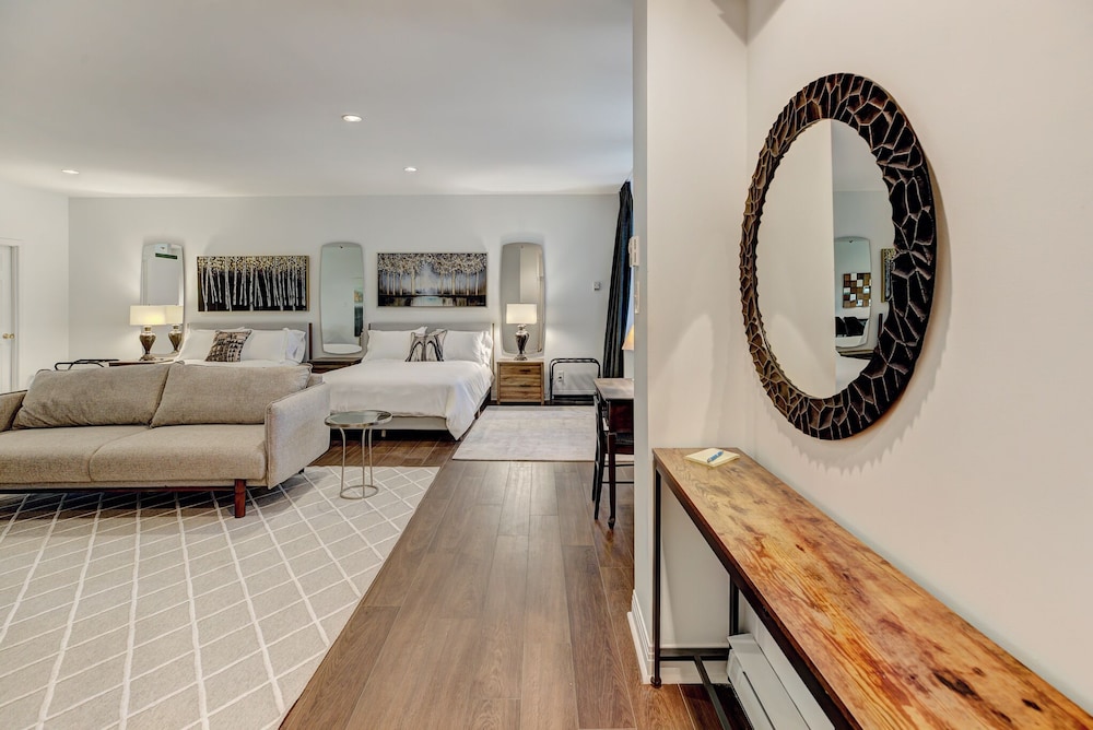 Welcome To “Chateau Sherbrooke's” Loft: A Historic Gem In Downtown Montreal. - Laval, Quebec, Canadà