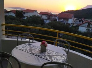 Apartamento (One Bedroom Apartment with Balcony (A) | Sacada