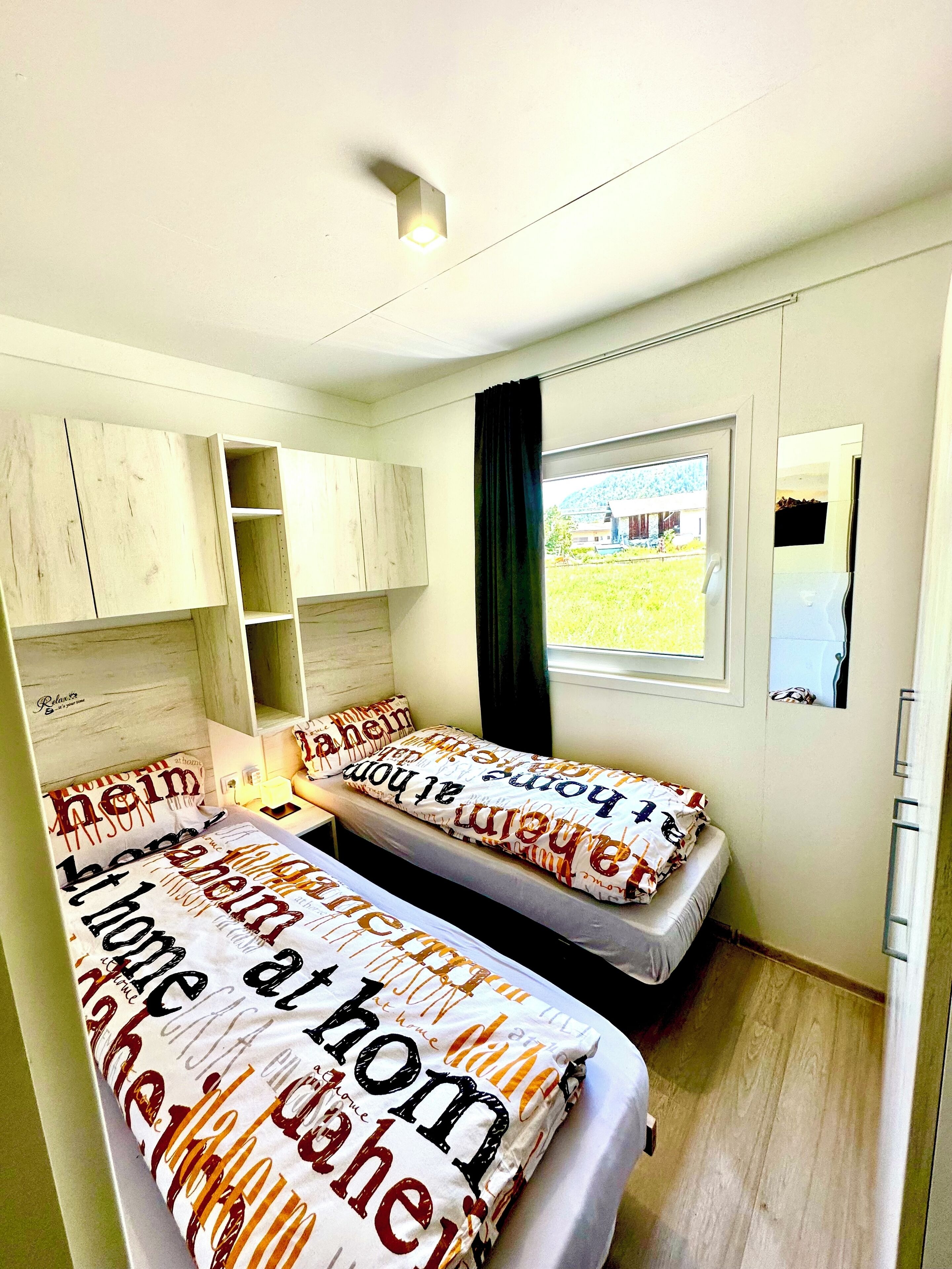 Luxcube 5 Komplette 2 Zimmer Mini Appartement Mobilhome Für 2 Pers. Küche + Bad - Switzerland