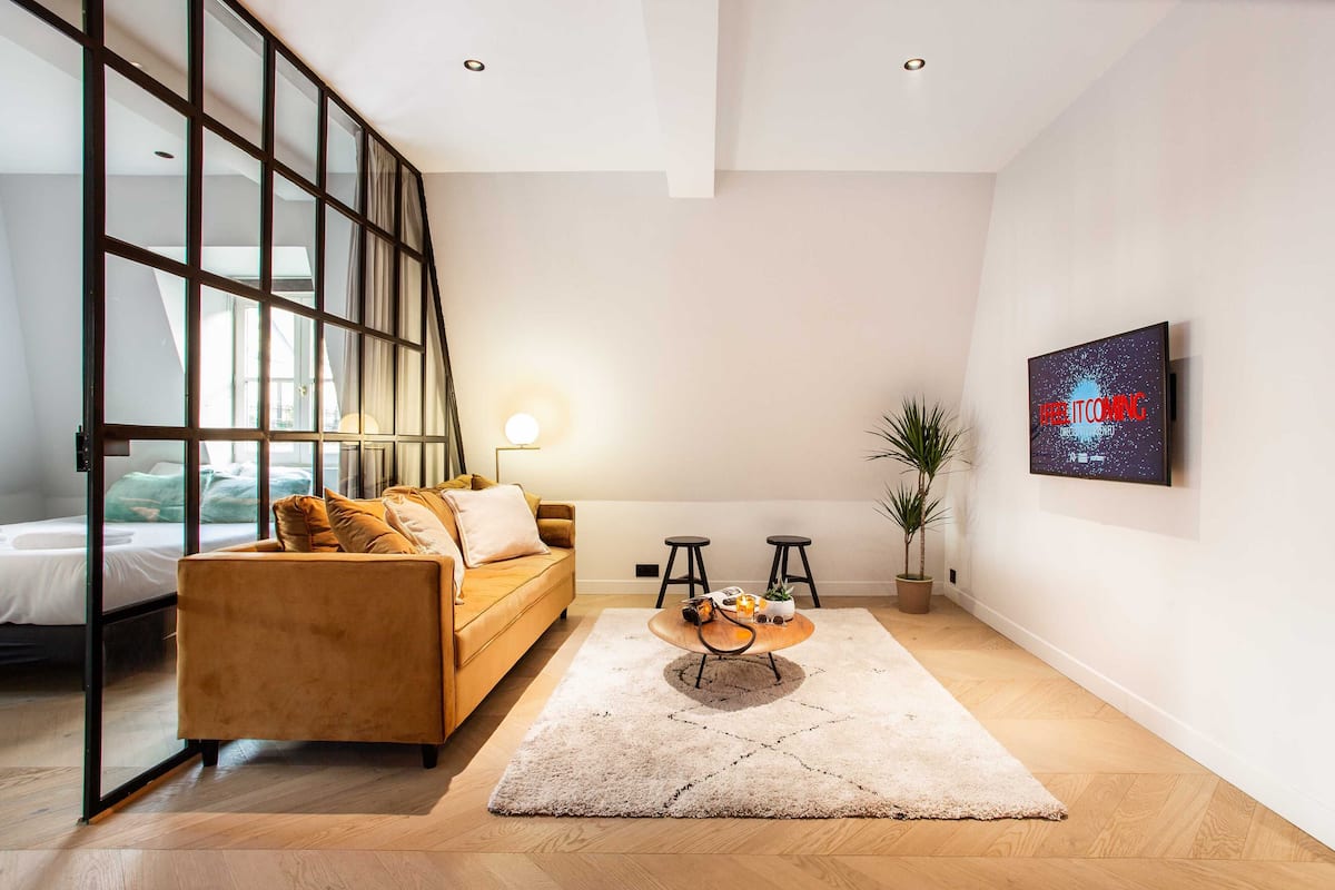 Apartamento executivo (8) | Banheiro | Chuveiro, secador de cabelo, toalhas de banho, sabonete