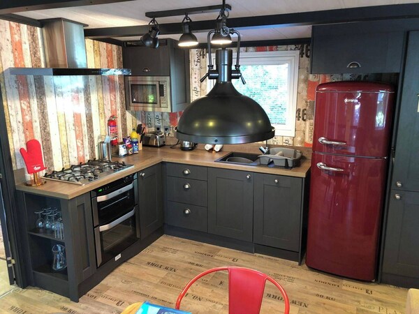 Pet Friendly Lodge - Sleeps 6 - Fordingbridge