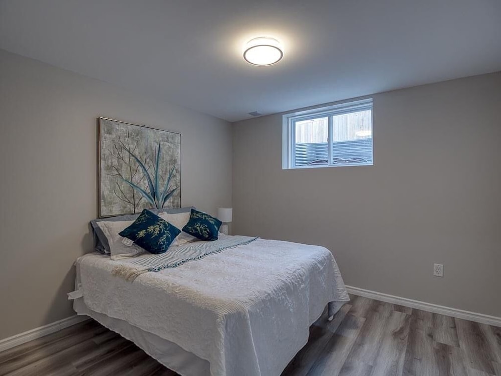 Beautiful 4 bedrooms space near Western university & Fanshawe college ...