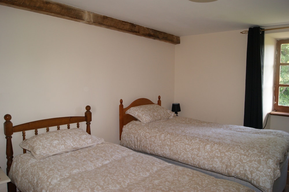 La Tourette, 3 bedroom house with private pool and nearby swimming lake ...