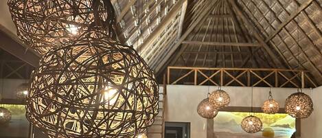 Na praia, toldos de praia gratuitos, espreguiçadeiras