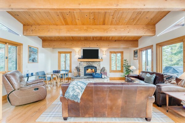 Lake + Beach Access, Pool, Tennis Walk To Chambers Tahoe Timber By Avantstay - Tahoma, CA