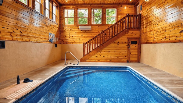 Evergreen Lodge By Avantstay Indoor Heated Pool + Game Room + Movie Theater + Hot Tub Mtn Views + Pigeon Forge - Pigeon Forge, TN