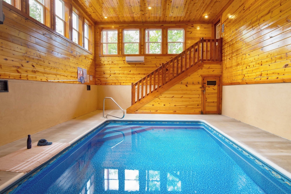 Evergreen Lodge By Avantstay Indoor Pool, Game Room & Theater - Townsend, TN