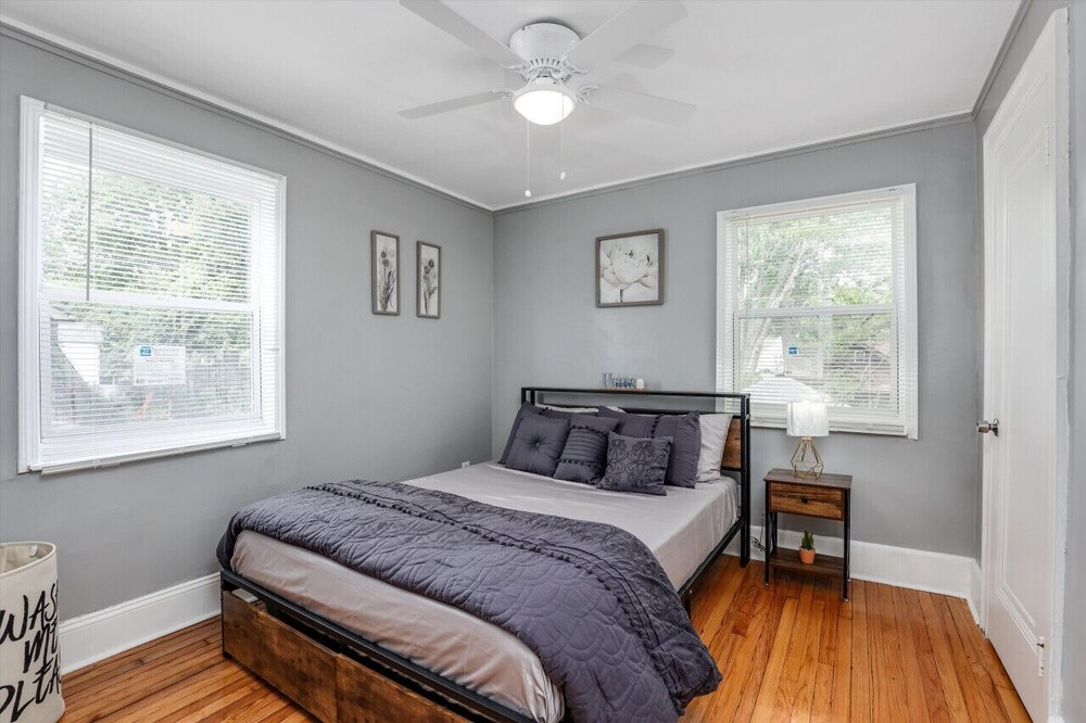 Modern & Cozy East Side Gem ~ Queen Beds - Detroit | Vrbo